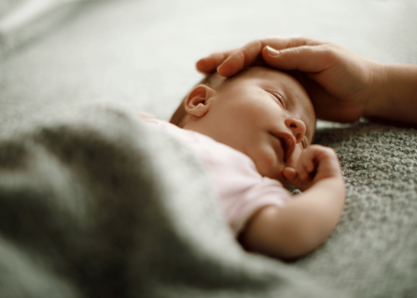 Sommeil de bébé : Quels sont les véritables besoins